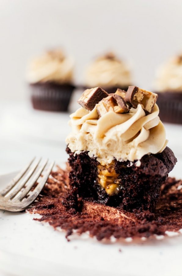 Snickers Cupcakes - A Cookie Named Desire